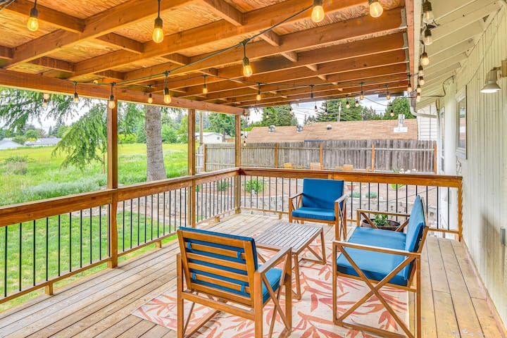 6 Mi To Downtown Vancouver: Peaceful Home W/ Deck - Vancouver, WA