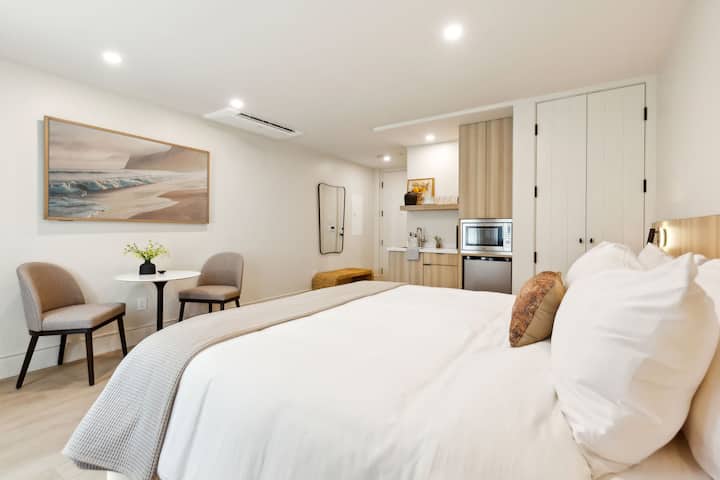 Casa Riviera 4 - Boutique Suites - Santa Barbara, CA