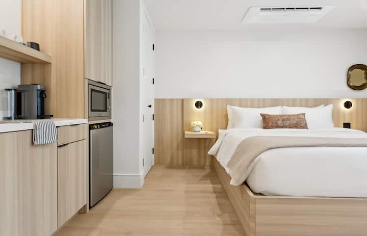Casa Riviera 2 - Boutique Suites - Neverland, Santa Barbara