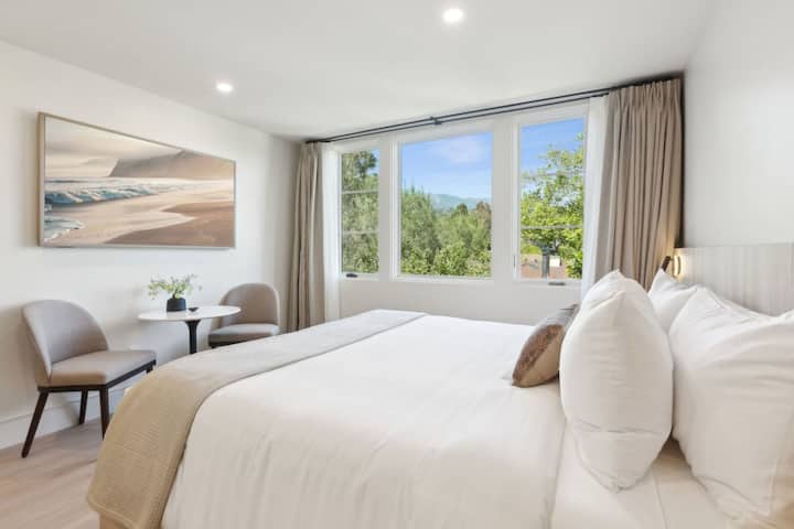 Casa Riviera 6 - Boutique Suites - Santa Barbara, CA