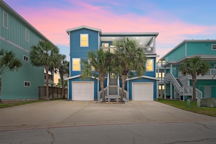 New Listing!  Gulf Views. - Port Aransas, TX