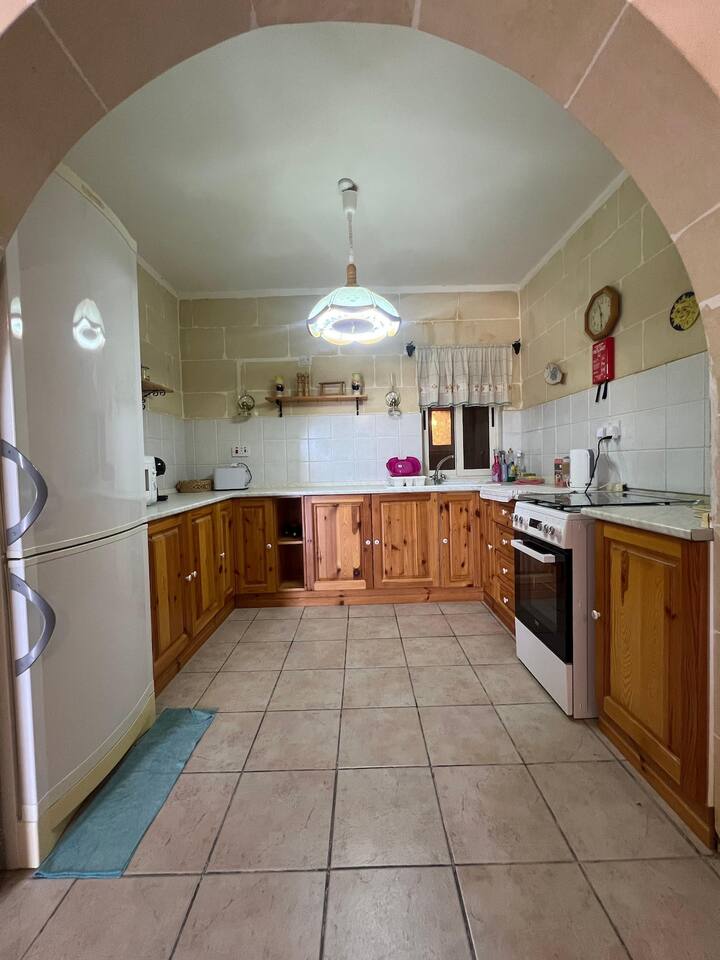 Nadur 2brd Maisonette With Yard - Malta