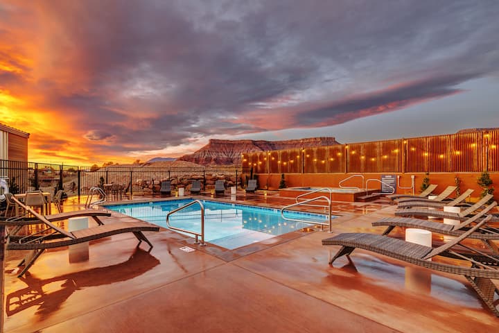 Suite 16 · Suite 16 · Suite 16 · Near Zion New Tin - Zion National Park