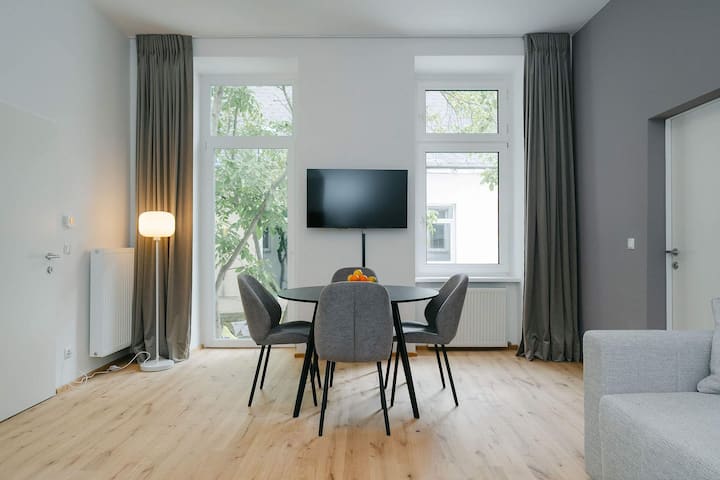 Calm 1br Perfect For 4-6 Metro Close To Naschmarkt - Vienna