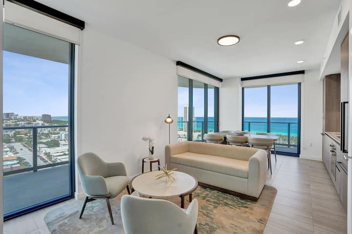 Ocean & Skyline Views From This Stylish 4br Condo - Miami Beach, FL