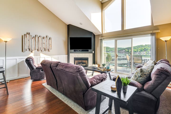 On-site Lake Of The Ozarks Access: Camdenton Condo - Camdenton, MO