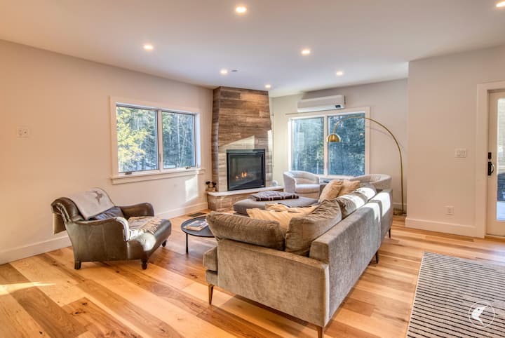 Riverbend Modern Luxury Retreat - Lake Placid, NY