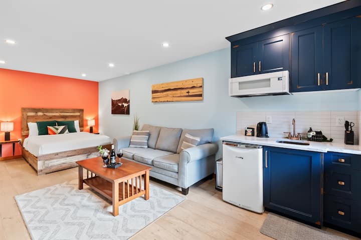 Black Pearl #2 I Little Beach I Adventure I Hike - Ucluelet