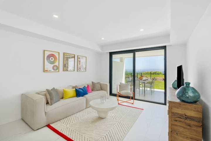 Infinity Pool, Sea Views & Private Terrace - Casares
