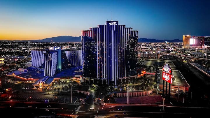 1-bedroom Hotel Suite - 2 Beds - Nevada
