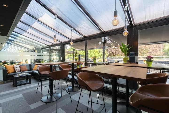 Prime Location With Dining, Close To Daf Museum! - Valkenswaard