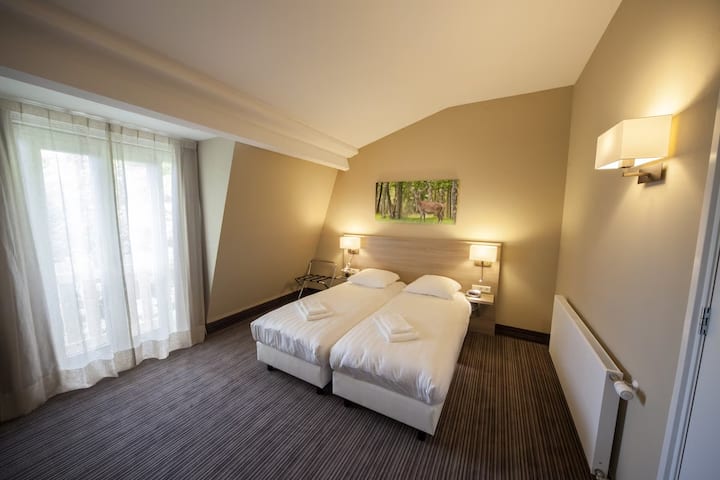 Relaxed Forest Setting Near Palaces And Theme Park - Apeldoorn