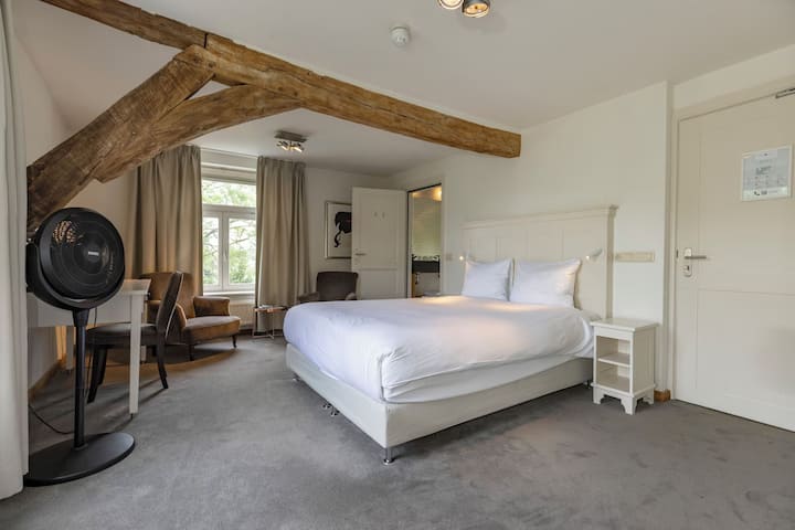 Relax And Recharge With Nature All Around! Parking - Venlo