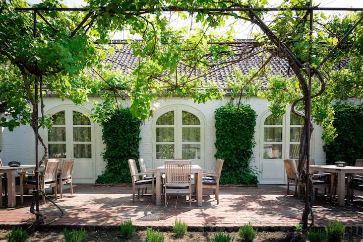 A Relaxing Spot Near Limburg’s Top Cycle Routes! - Venlo