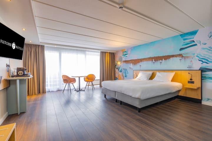 Lakefront Hotel With Marina And Bike Trails - Hilversum