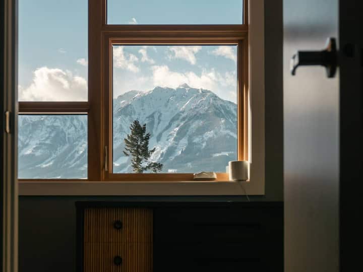 Pur Lodging Mountain Cabin (3) - Private Hot Tub - Canada