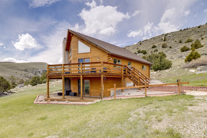 Walk To Sinks Canyon State Park: Spacious Home! - Lander, WY