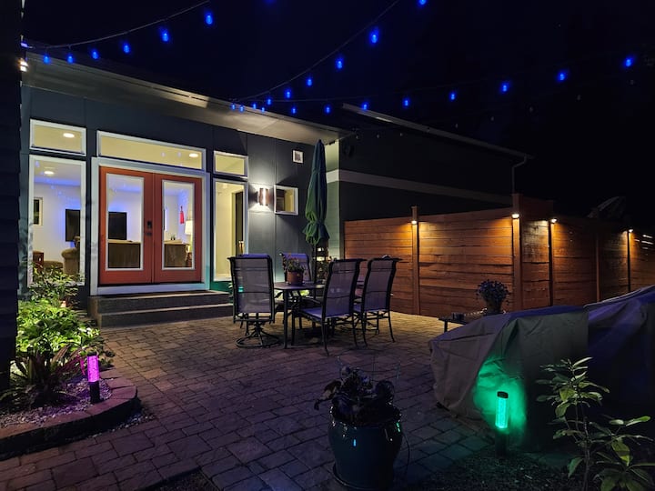 Olympic Gateway: Patio, Firepit, Creek/lake Access - Shelton, WA