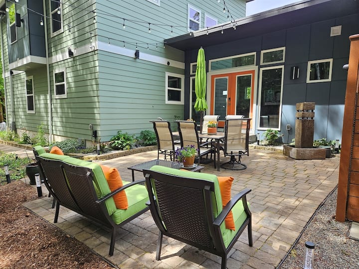 Olympic Gateway: Patio, Firepit, Creek/lake Access - Shelton, WA