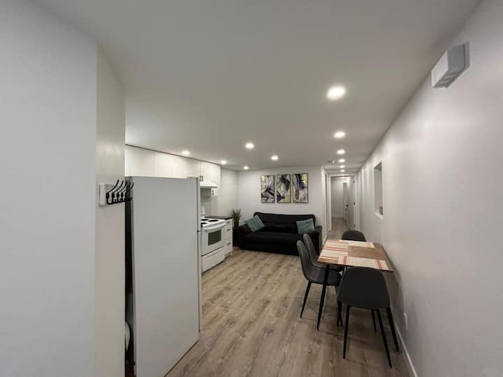 Charmant Appartement Calme De 1 Chambre Au Rdc - Montreal