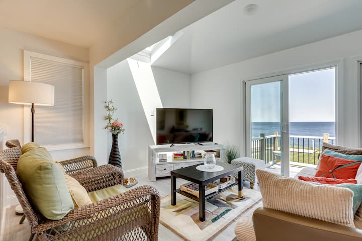 Oceanfront Cottage On Cape Cod Bay W/ Game Room - White Horse Beach