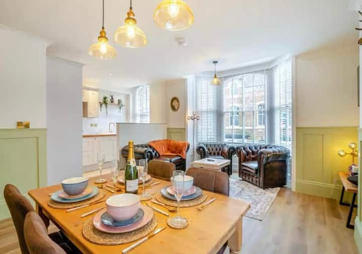 Betty's Townhouse 00 Long 00 - Harrogate