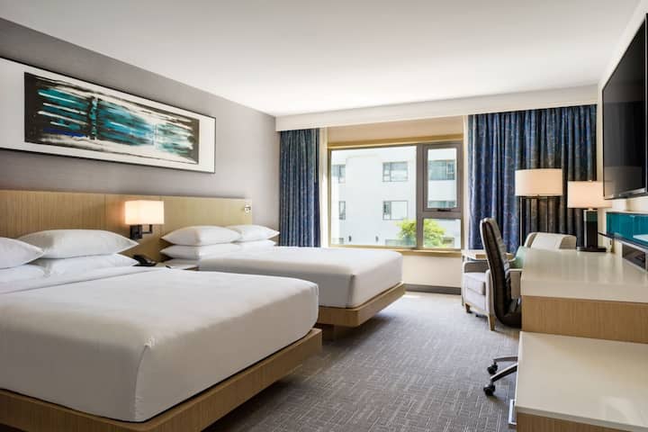 By Ont Airport + Pool. Restaurant. Shuttle. - Ontario, CA