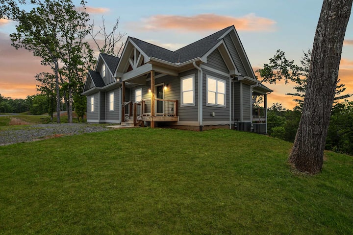 Modern Mountain Home With River Access - Ellijay, GA