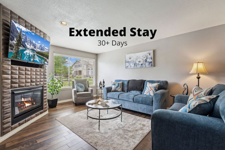Parkside Retreat | 2 Suites, Office, Garage - Fort Collins, CO