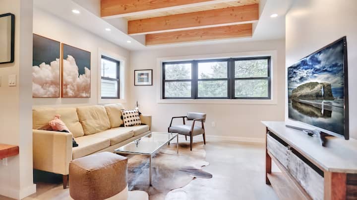 The Hygge Haven | Sleeps 4 | Convenient Location - Shoreline