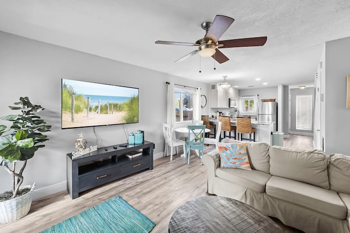 Sunny 2br Duplex–walk To Beach & Local Eateries! - Jacksonville, FL