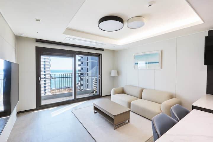 #오시리아 #롯데월드 #용궁사 #송정역 Oceancity 디럭스3 방2 - Busan