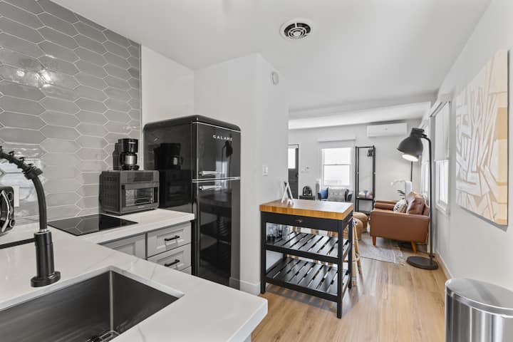 Balboa Island Luxury Studio- Ac! Ferry Close! - Newport Beach, CA