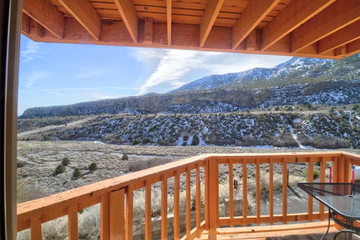King Suite At The Retreat, Free Parking - Mount Charleston, NV