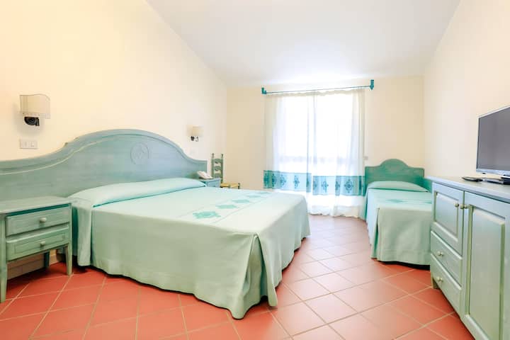Triple Room In 4* Hotel - Golfo Aranci