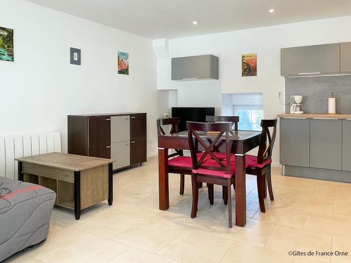 Gîte Saint-pierre-du-regard, 3 Pièces, 6 Pers. - Flers