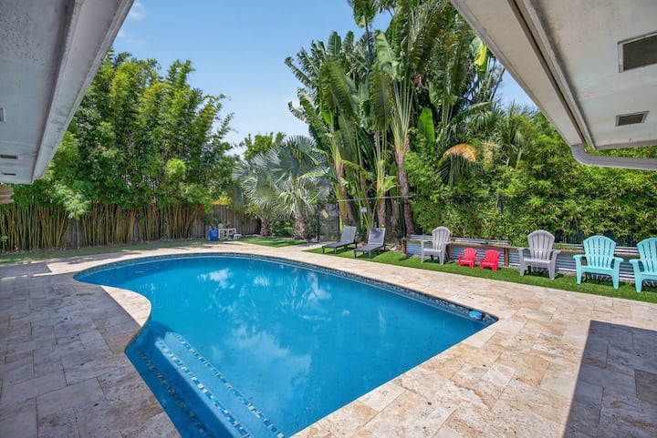 Tropical Oasis~heated Pool~sleeps 10~family + Pets - Palm Beach Gardens, FL