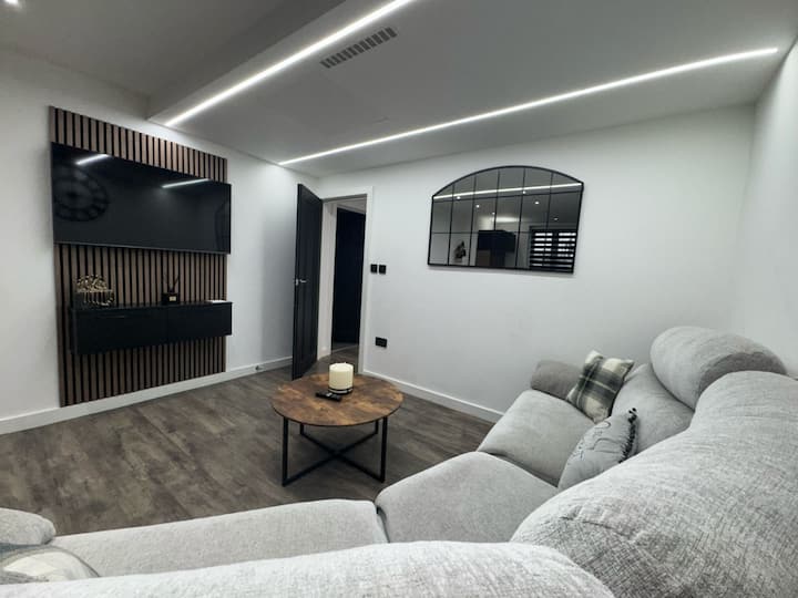 Luxury 2-bed West London | Monthly Stay - Uxbridge