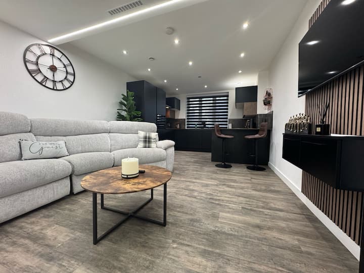 Luxury 2-bed West London | Monthly Stay - Ruislip