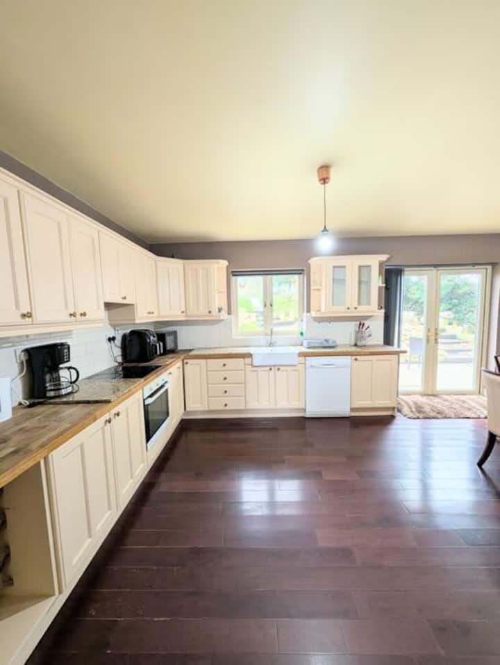 7 Bed Contractor/worker House - Drogheda