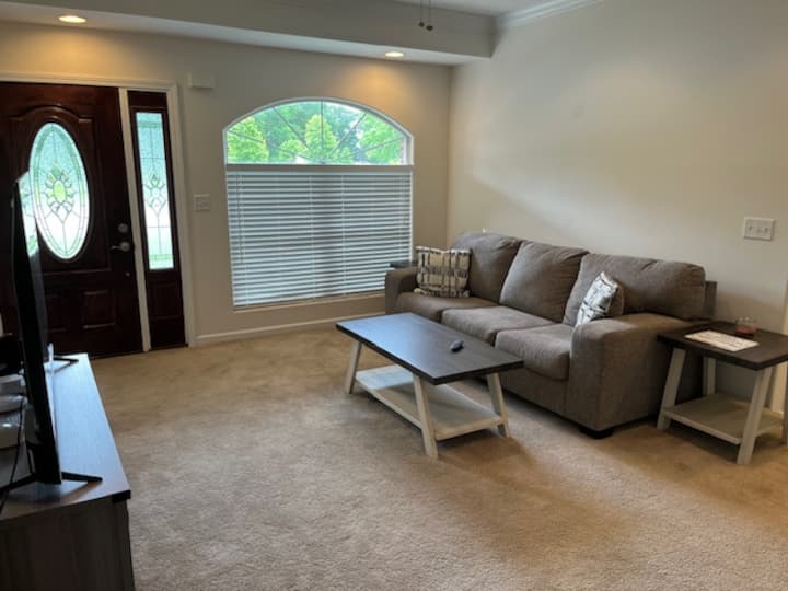Convenient Golf Course Condo! - Marion, IL