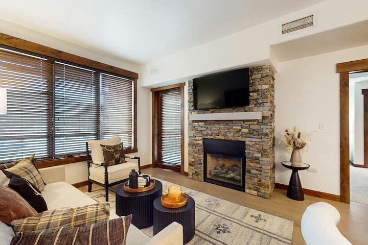 One Br Condo W/ Pool, Hot Tub & Gondola - Steamboat Springs, CO