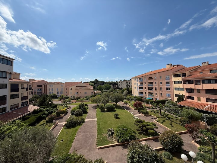 Studio Avec Piscine Proche Des Plages - Fréjus