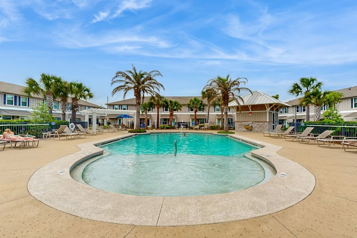 3 Br Townhome | Near The Beach | Wifi - Pensacola, FL
