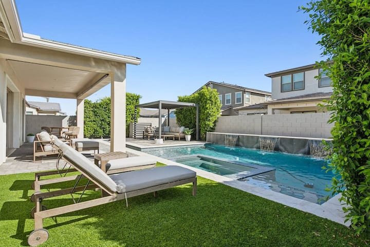 The Hideaway: Desert Days & Pool Nights | 3bd 2bth - Queen Creek, AZ
