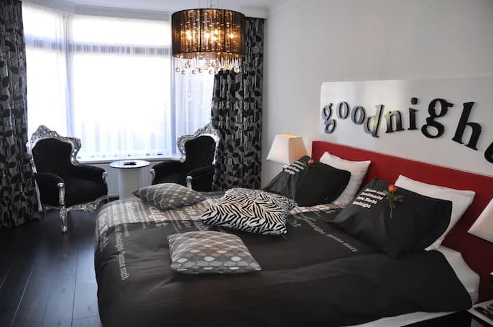 Bergen Getaway | Artistic Village & Attractions - Bergen, Netherlands