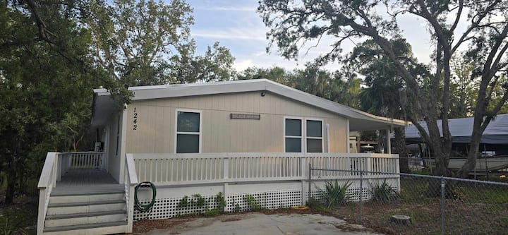 Clambassador Cottage - Cedar Key, FL