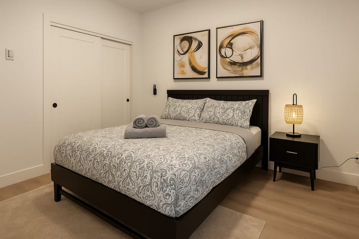 1br Downtown Atwater Metro! Bold Style & Attitude! - LaSalle