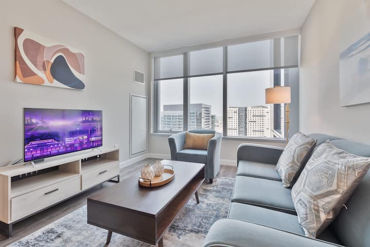 Luxury Apt In Heart Of Seaport - Boston, MA