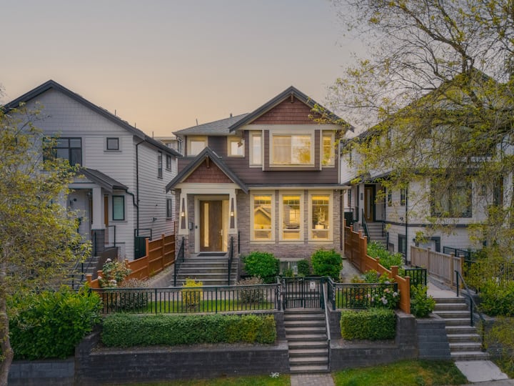 Upscale 4br Vancouver Home | Near Transit & Dining - Vancouver